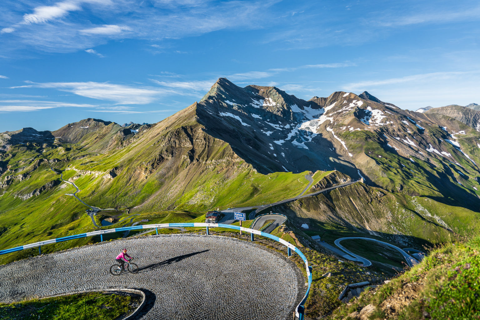 Les Alpes à vélo avec Nicolas Richoz - cycliste.ch - Le site des ...